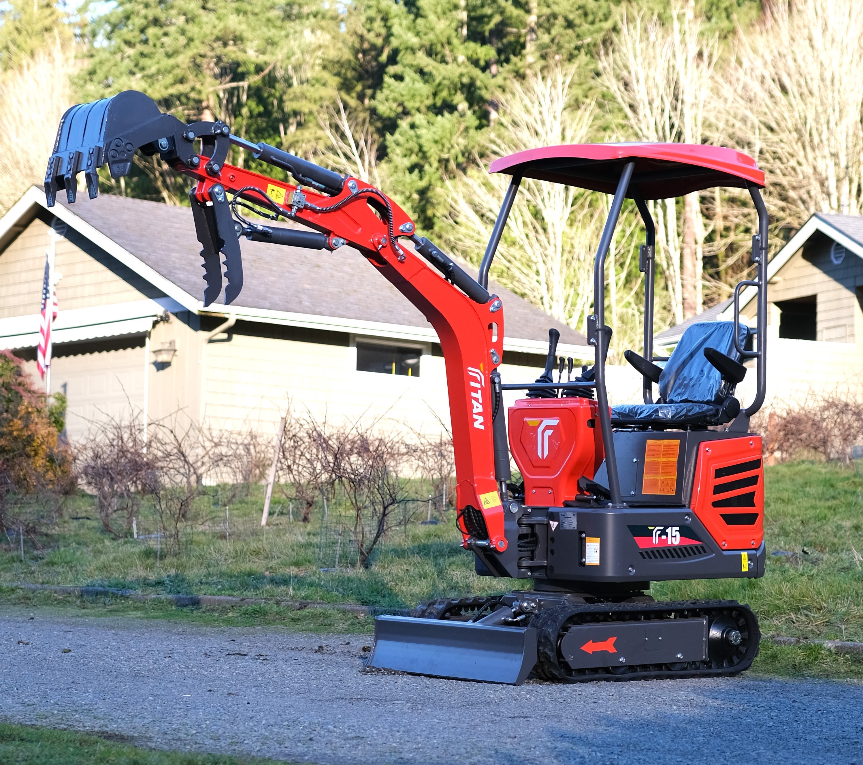 Titan T-15 Mini Excavator with Swing Boom & Hydraulic Thumb