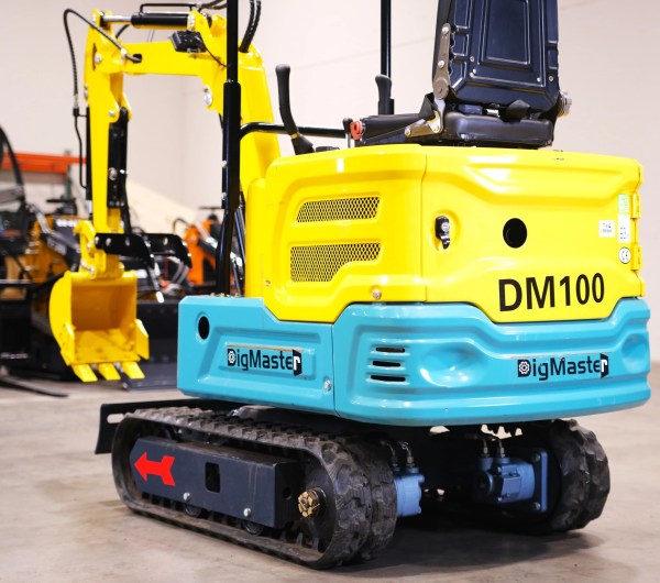 Dig Master DM100 Mini Excavator — Compact, Gate-Friendly