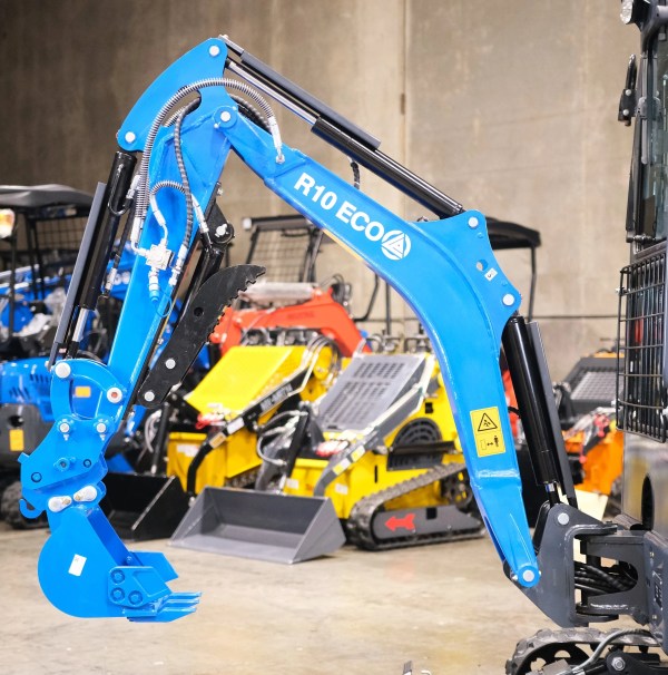 Rippa R10-ECO Enclosed Cab Mini Excavator | Kubota Diesel